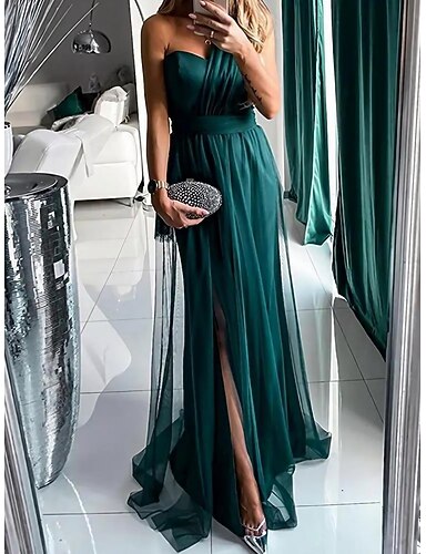 Women's Dresses| Variety of selections that fits every man