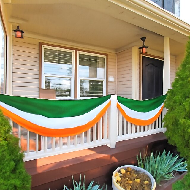 St Patrick's Day Banner, Irish Style Decoration, Green Shamrock Festive ...