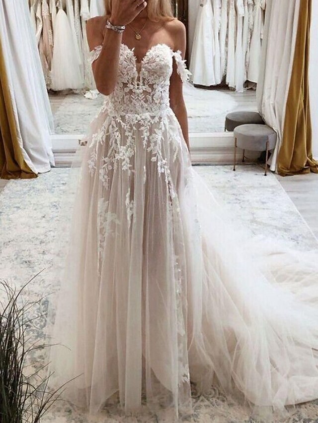 Salle Mature Robes de mariée Trapèze Coeur Sans Manches Traîne Tribunal Dentelle Robes de mariée ...