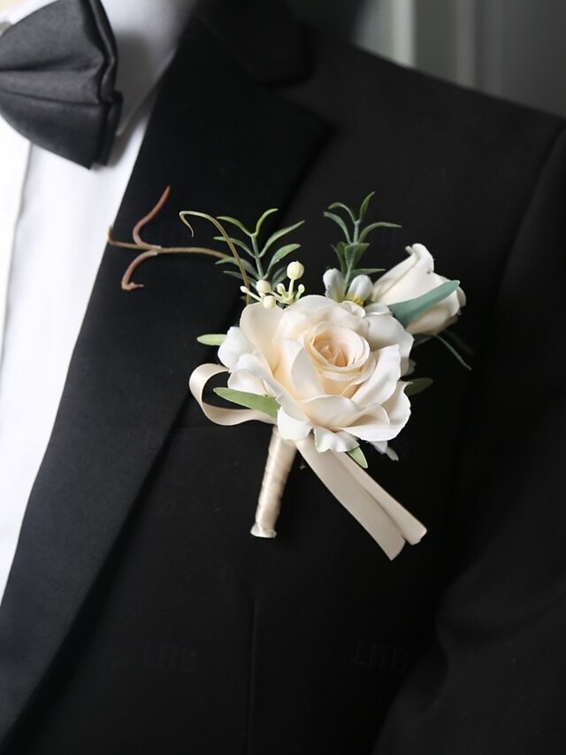 Boutonnière de mariage pour hommes Rose Rouge Boutonnière pour le marié ...
